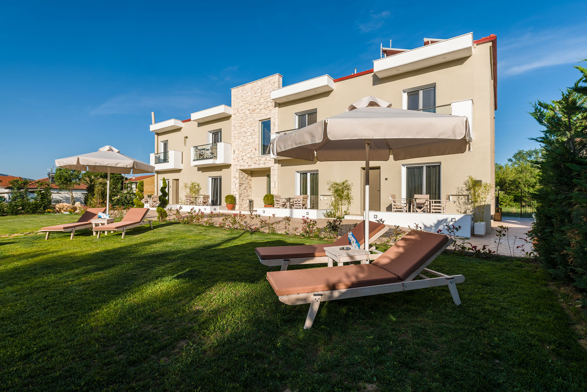 ombrelles-xaplostres – Lagaria Hotel & Apartments
